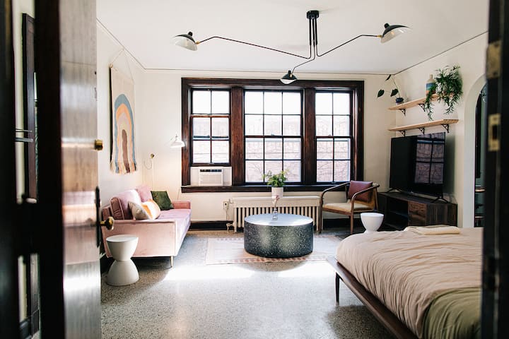 Downtown Historic Studio. Unit F. - Madison, WI