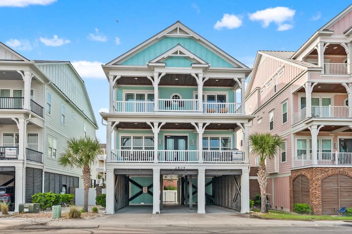 Luxe Boulevard Home W/private Pool & Elevator - Sunset Beach, NC