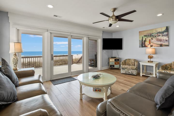 Beautiful Oceanfront Duplex, Prettily Decorated - Sunset Beach, NC