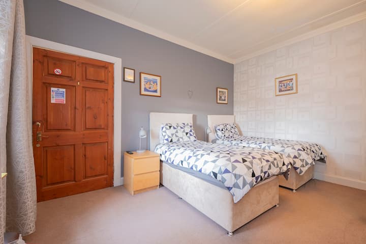 Twin En-suite Room - Callander