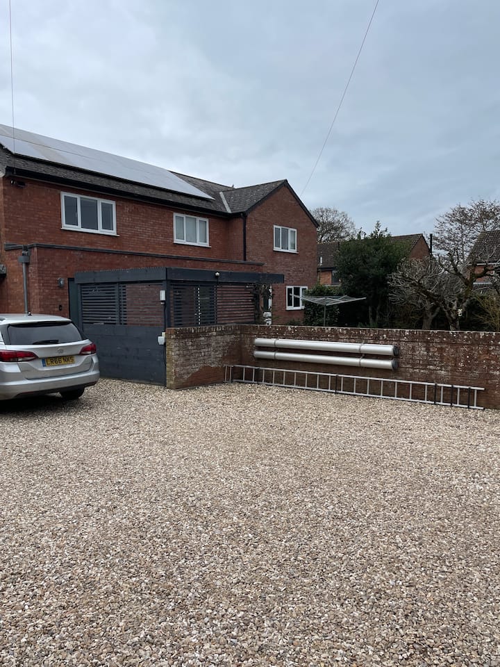 A Quiet And Comfortable Homely Stay 5 Mins From M5 - Taunton