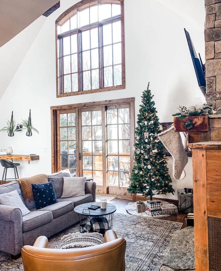 Secluded Riverfront Cabin/utv&trails/kayaks - Strafford, MO