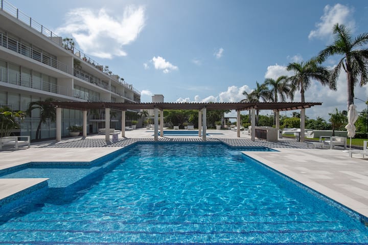 3 Br Apt W/balcony Next Ocean. Gym/pools,parking - Playa del Carmen