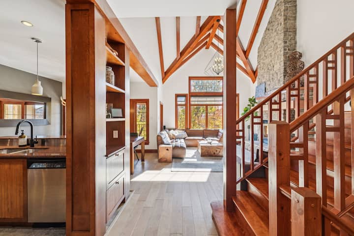 Tremblant Ski-in/ski-out Luxury Mountain Villa - Mont-Tremblant