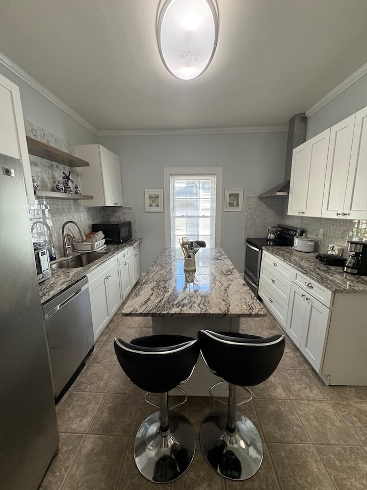 Large And Spacious 3br Bungalow Near Uncc - Harrisburg, NC