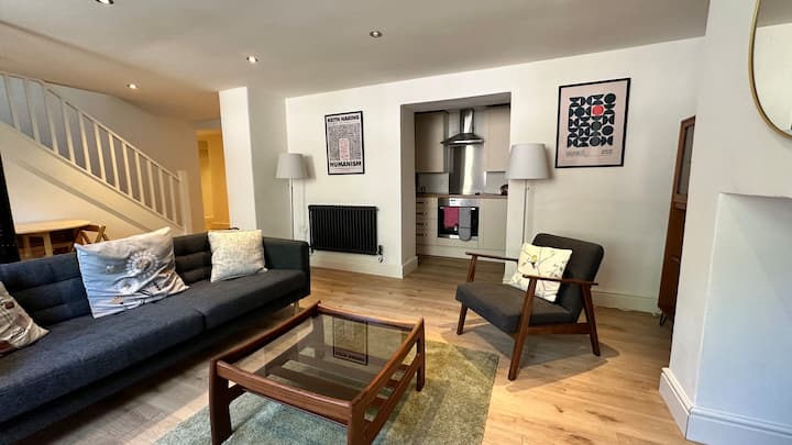 Large 1 Bedroom Apartment, Broomhill - イギリス シェフィールド