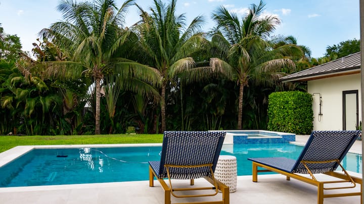 Romantic Guest House W Heated Spa - Pembroke Pines, FL