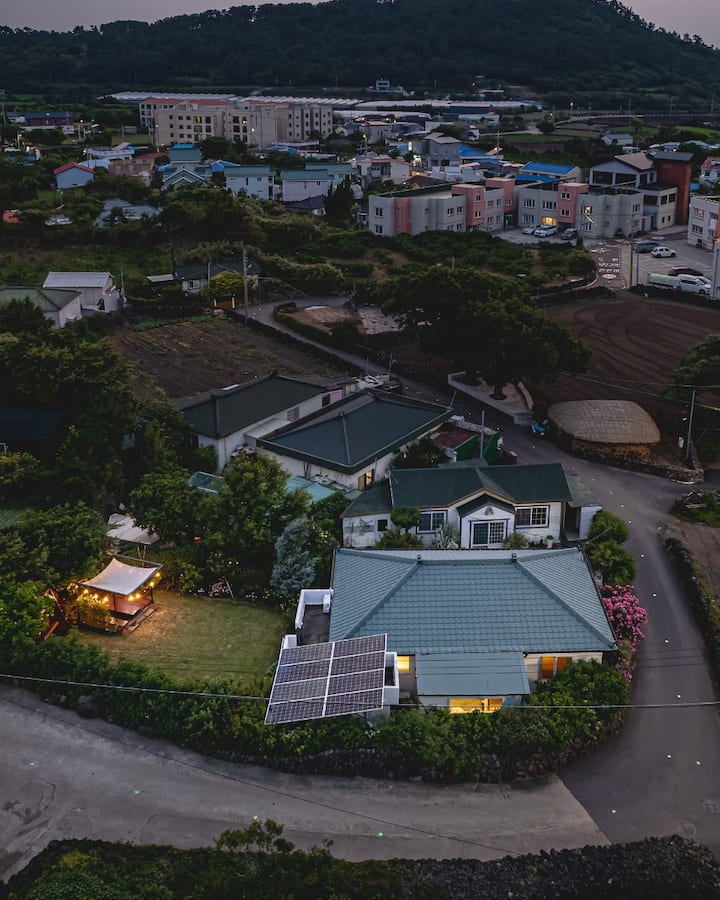 오소록[본채+별채]애월독채/노랗게물든 하귤나무아래_사계절야외온수족욕탕 - Jeju-si