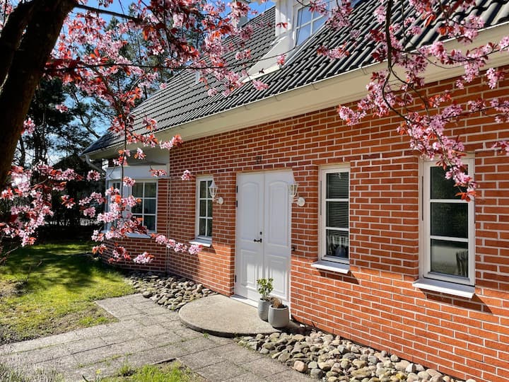 Stor Villa (200m2)med Trädgård Vid Strand Och Bad - Vellinge