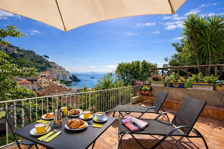 A Lemon House In The Heart Of Amalfi - Province of Salerno