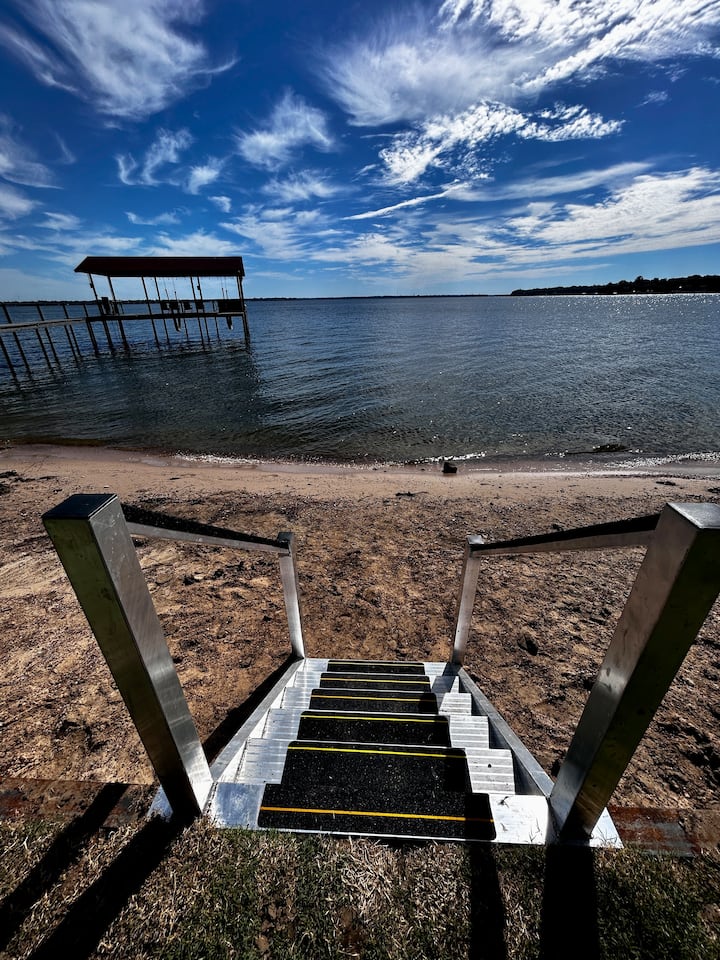 Hidden Getaway At Cedar Creek - Tool, TX