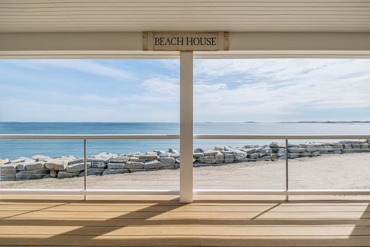 Seaside Serenity: 4-br Oceanfront Escape! - Biddeford, ME