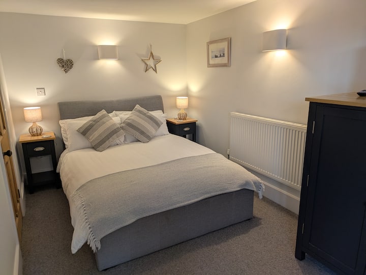 Double Ensuite With Private Access - Grange-over-Sands