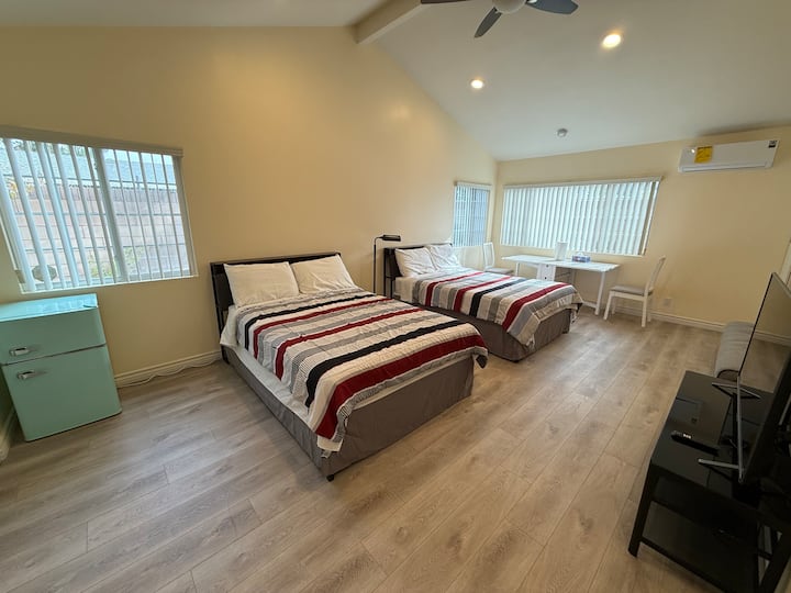 Comfortable Guest House - Individual Entrance - 羅蘭崗