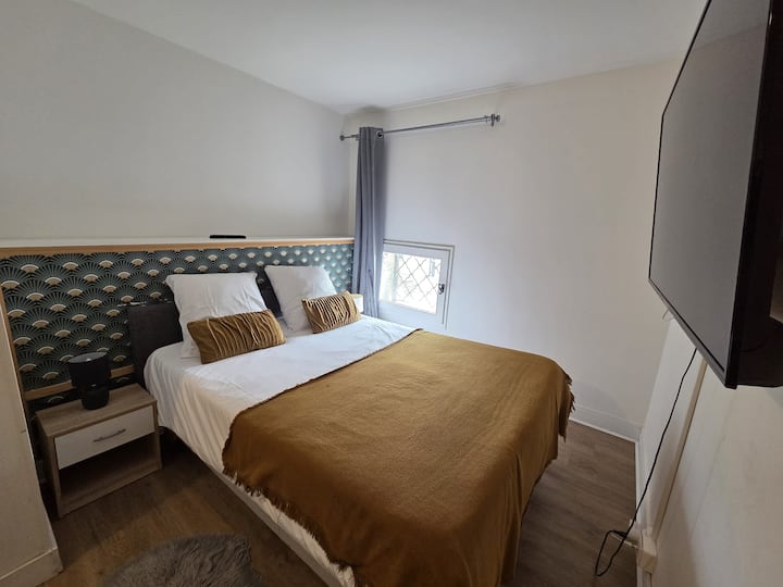 (A5) 2 Chambres - Sdb Privée - Coeur De Ville - Angoulême