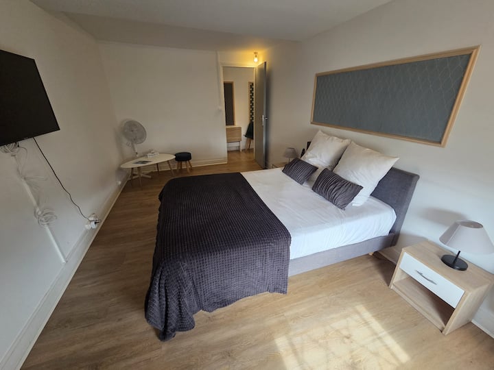 (A5) 2 Chambres - Sdb Privée - Coeur De Ville - Angoulême