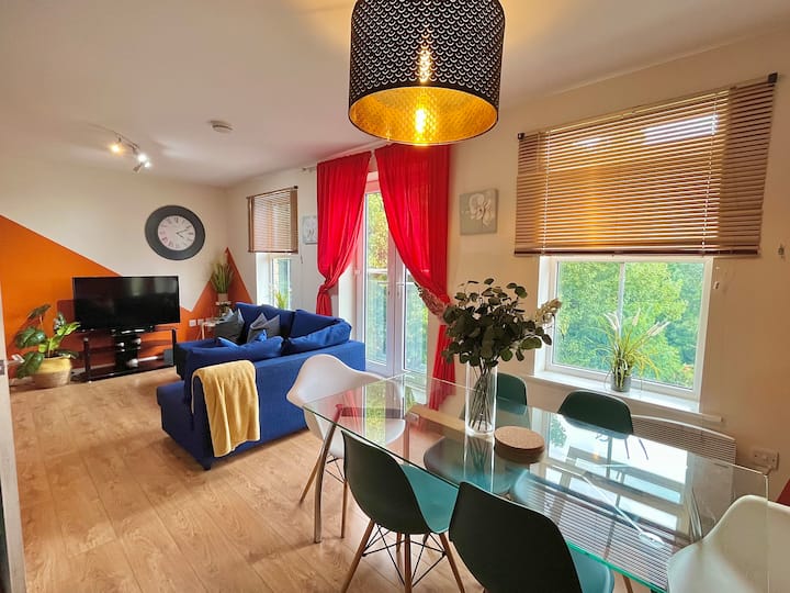 Fivehill 4bd Apt With 6 Beds 4 Showers Freeparking - Sheffield