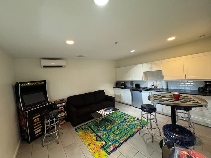 Gamer's Lounge | Arcade, Board Games, King Bed! - Sedona, AZ