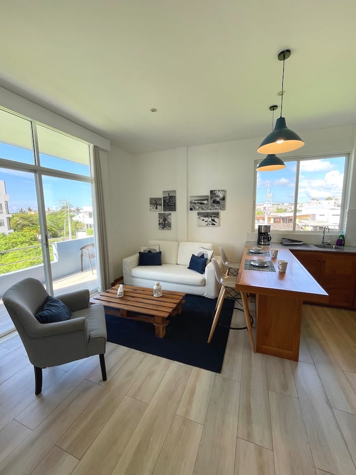Planet House, Apt 1 , Sunny And Great Location - Puerto Ayora