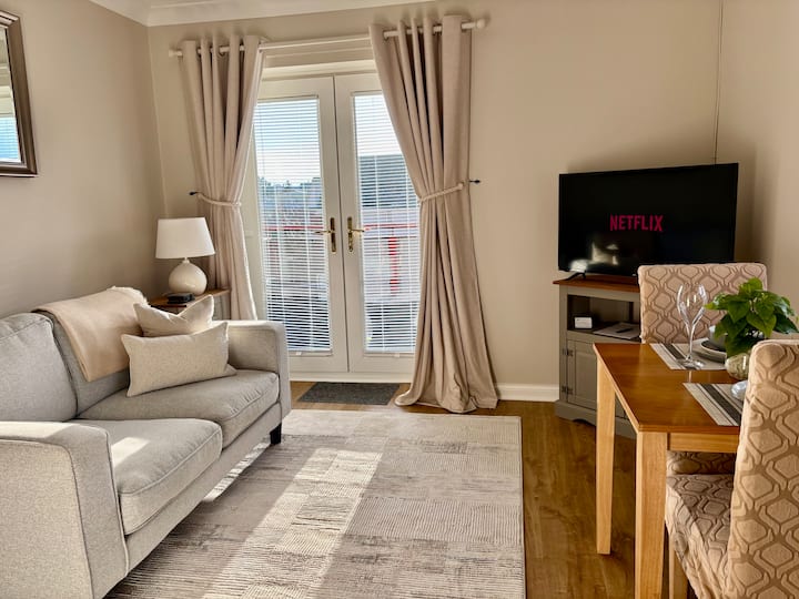 Coastal Apartment With Own Balcony - The Kincraig - Ayr, UK