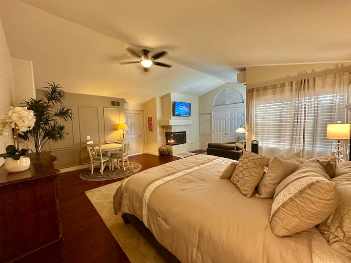 Beach, Private Suite,king Bed,w/d,kitchen,air Con - Costa Mesa, CA