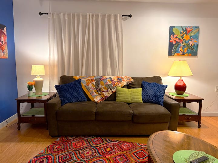 Blue Door Loft•unique, Small Town Stay•2 King Beds - Pennsylvania