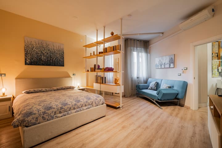 Train Station Apartment New - Bologna