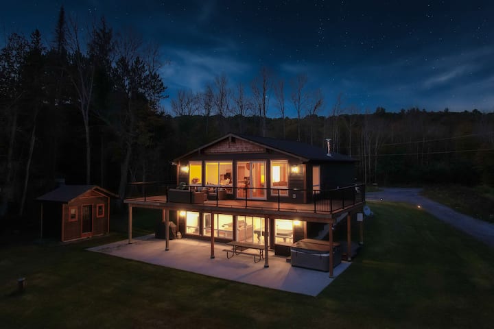 Beautiful Lake House - Bracebridge
