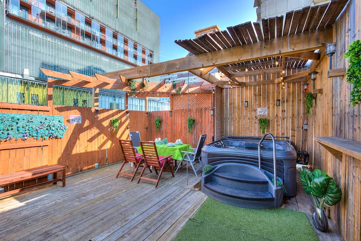 New 3br Apartment In Saint Denis With Hot Tub - Montreal