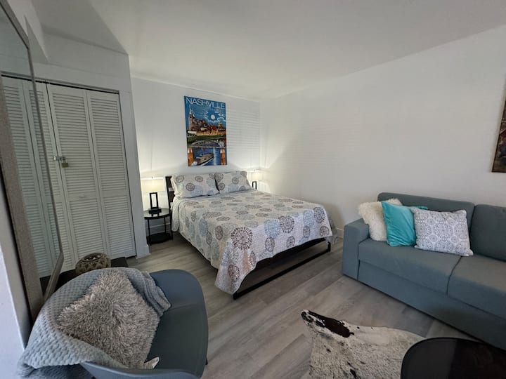 Beerrun: Cozy Studio, 2 Miles To Broadway & Pool! - Belmont University, Nashville