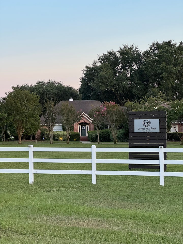 Equestrian Estate Farmhouse - White River, Crestview