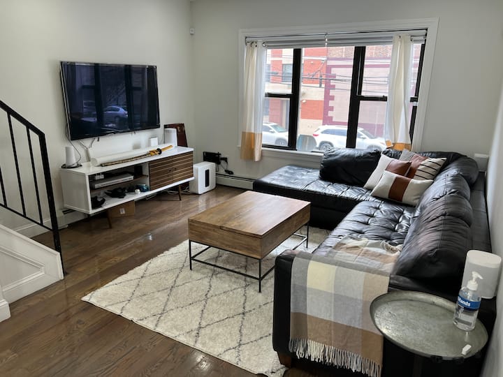 Luxurious Space With Amazing Outdoor Area - Edgewater, NJ