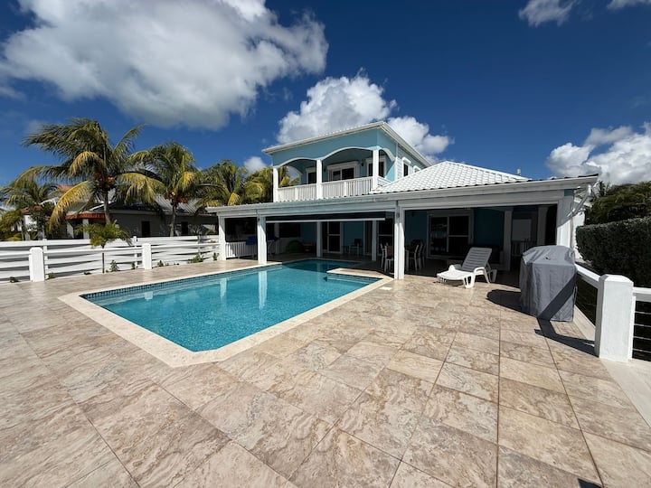 Expansive Waterfront Villa - Antigua and Barbuda