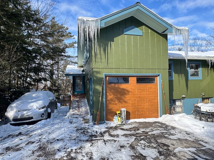 Lakeside Ski Cabin Hot Tub & Private Beach ~ Uvm - Burlington, VT