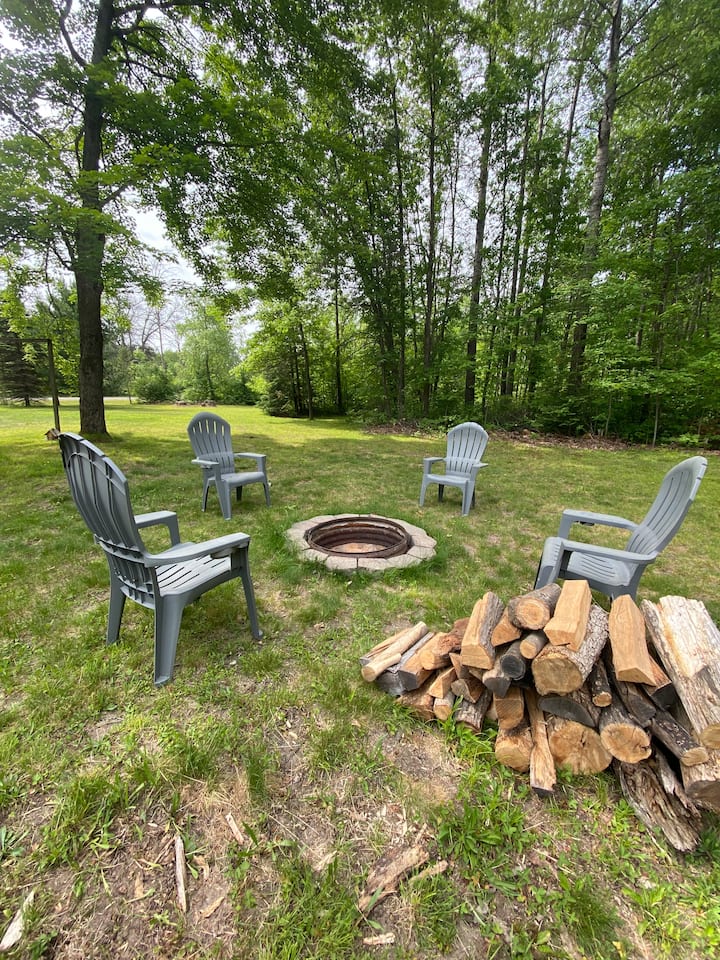 Leota Trails Guest House. - Jackson Lake, Roscommon Township