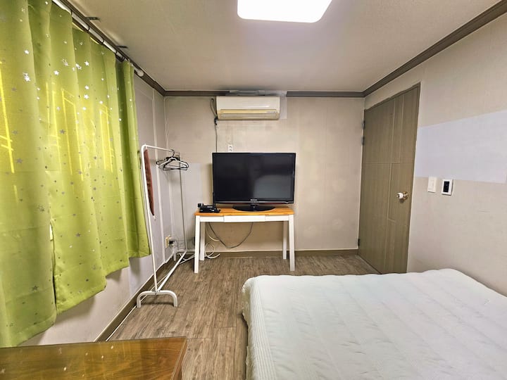 임당동 Ibi 투룸
영남대 지하철역 도보15분거리. 임당역 도보15분거리.위생소독철저 - 진량읍