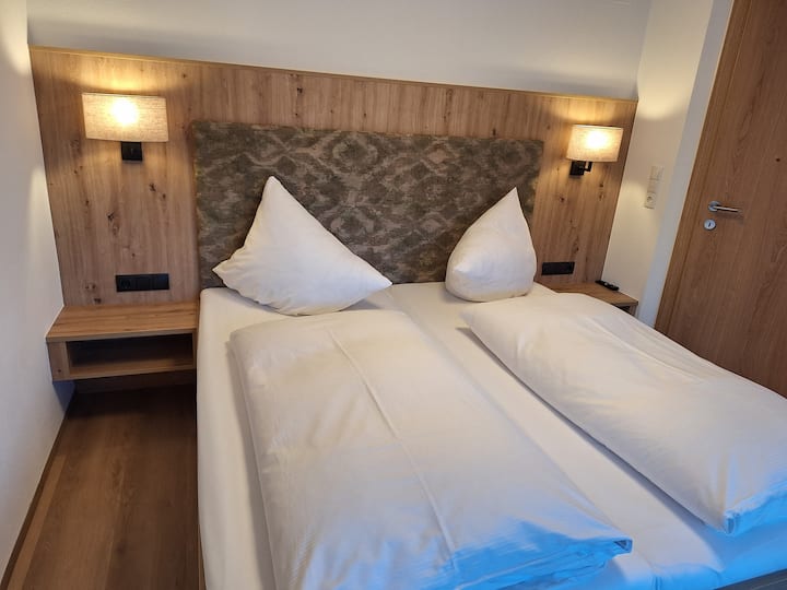 Appartement Für 2 Mit Separatem Schlafzimmer - Pertisau