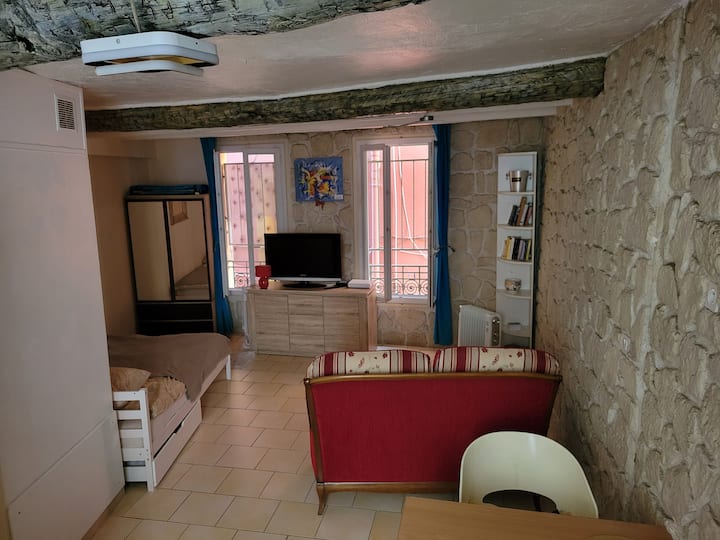 Old City Charm : Studio Heart Of Nice - Nice