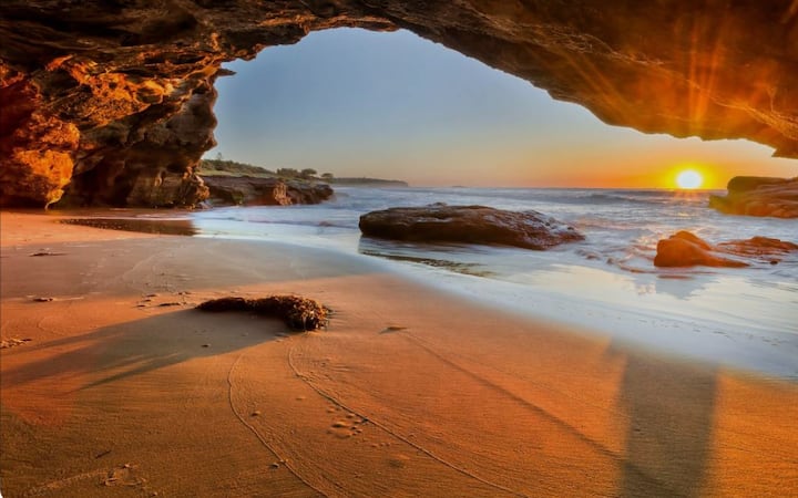 Coastal Caves - Caves Beach
