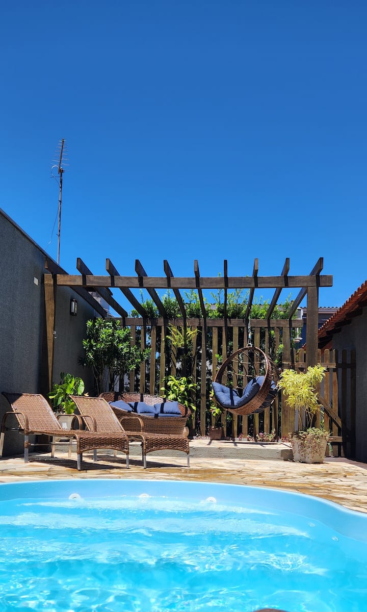 Locação De Edícula Com Piscina. (Opção De Aquecer) - Guaratuba