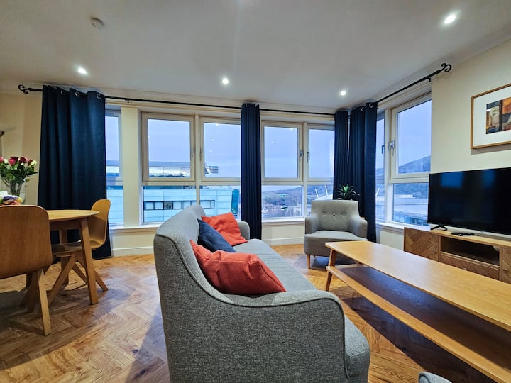 Spacious Old Town 2br Apt With Parking And Views - Édimbourg