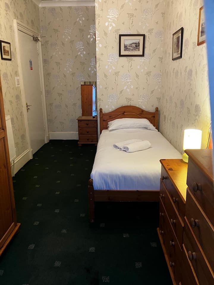 Room 4, Single Bed, Kinnaird Hotel - Édimbourg