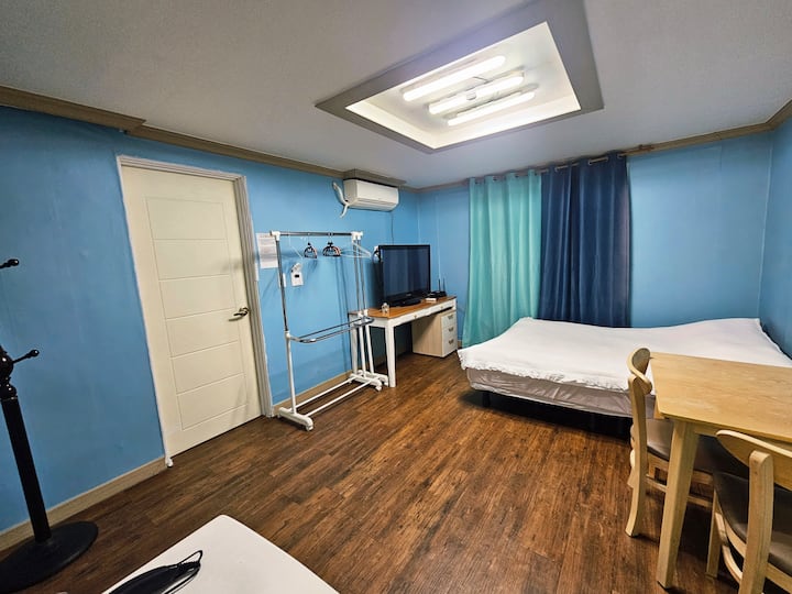 임당동 1bs
영남대역 . 임당역 도보15분거리.위생소독철저 - 영천시