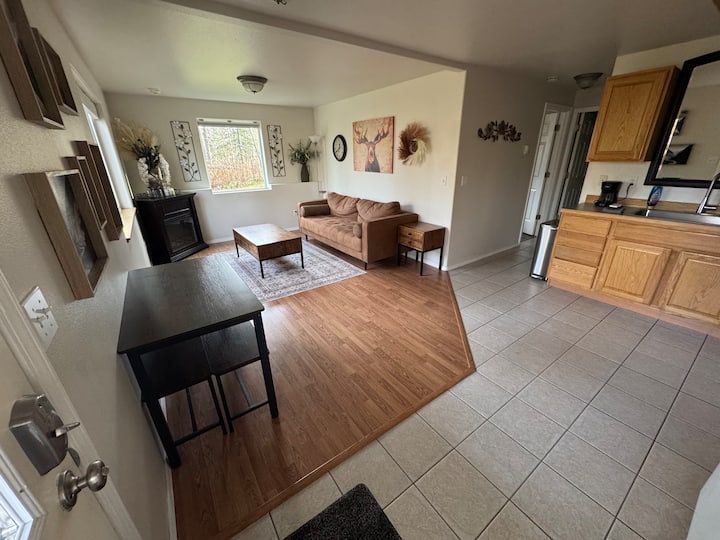 Chez Mother-in-law Apartment - Wasilla, AK