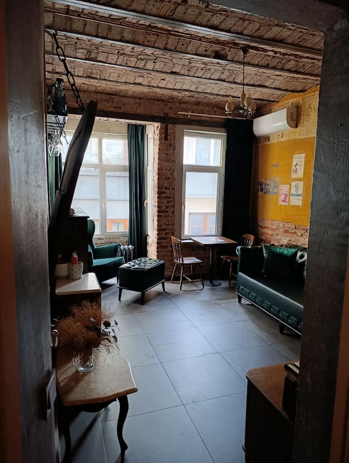 Charming Historic Apartment In Istanbul's Heart - Estambul