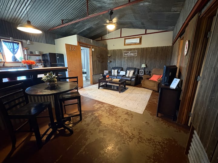 The Rustic Roost : Peaceful & Private! - Stephenville, TX