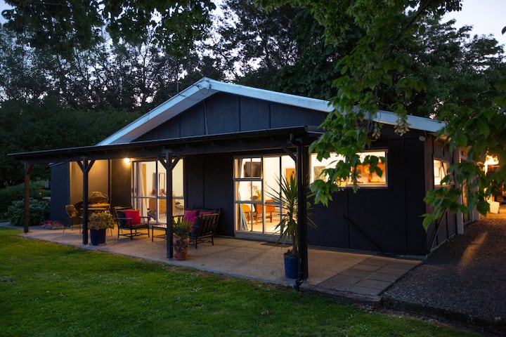 The Good End Of The Shed. - Carterton