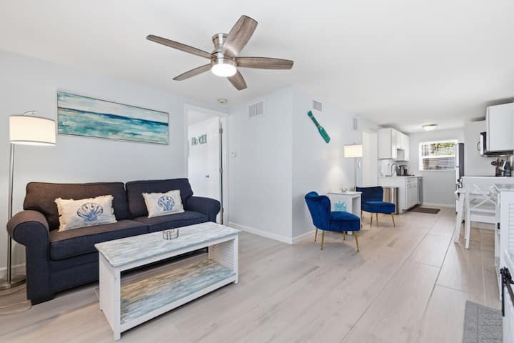Charming Cottage In Pass-a-grille Beach, Dogs Ok - St. Pete Beach, FL