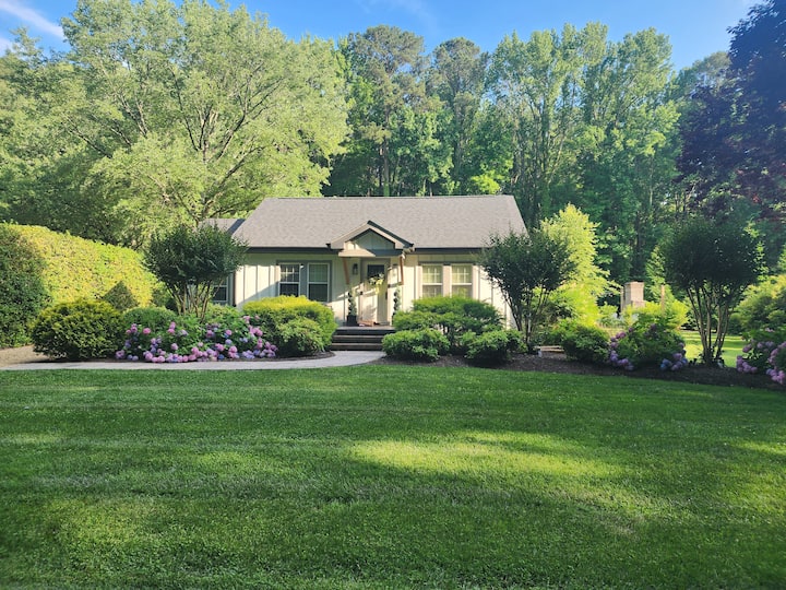 Wharton Cottage - Saluda, VA