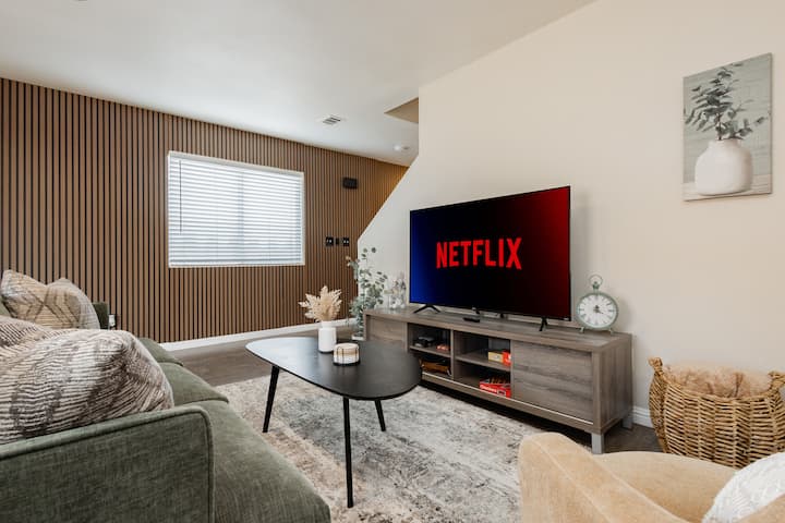 Stylish 3 Bedroom Remodeled 12 Mins To Vegas Strip - Las Vegas